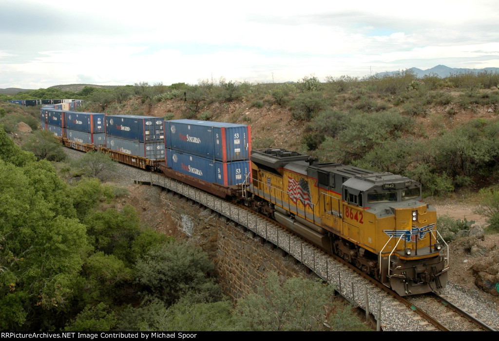 UP SD70ACe 8642 at Vail AZ on 7 Sep 13